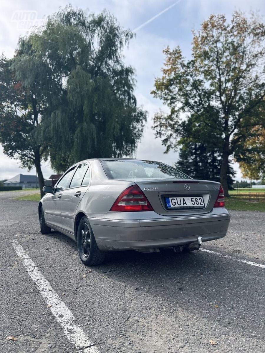 Mercedes-Benz c-220 2004 Joniškis, ar dzinēja tilpumu 2.20 L un nobraukumu 360 tūkst. km par 1550 €, foto 5 vietnē AUTOMOTO.COM.LV