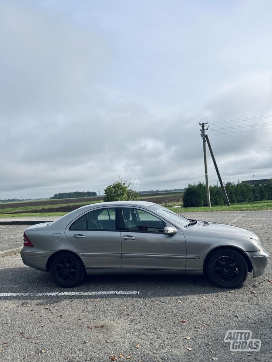 Mercedes-Benz c-220 2004 Joniškis, ar dzinēja tilpumu 2.20 L un nobraukumu 360 tūkst. km par 1550 €, foto 12 vietnē AUTOMOTO.COM.LV