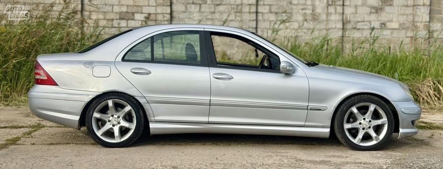 Mercedes-Benz c-220 2005 in Kaunas, with an engine capacity of 2.20 L and mileage of 412 thousand km for 1250 €, photo 7 on AUTOMOTO.COM.LV