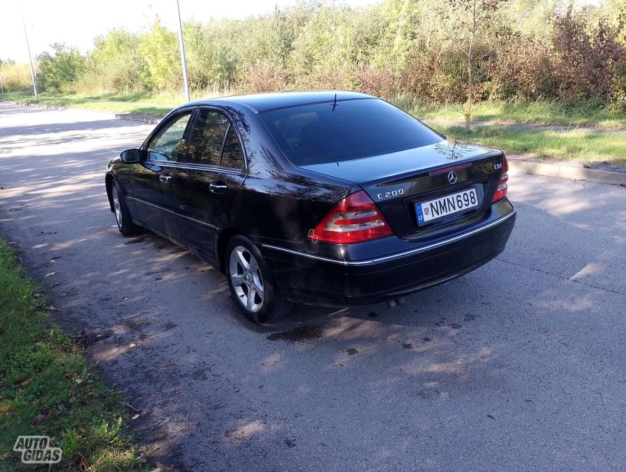 Мерседес Ц 220 2005 в Вильнюс, объемом двигателя 2.10 л и пробегом 350 тыс. км за 1450 €, фото 5 на AUTOMOTO.COM.LV