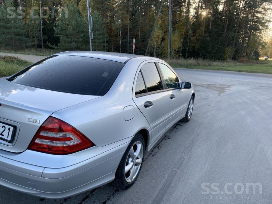 Mercedes-Benz c-220 2006 in Riga, with an engine capacity of 2.20 L and mileage of 261 thousand km for 2600 €, photo 3 on AUTOMOTO.COM.LV