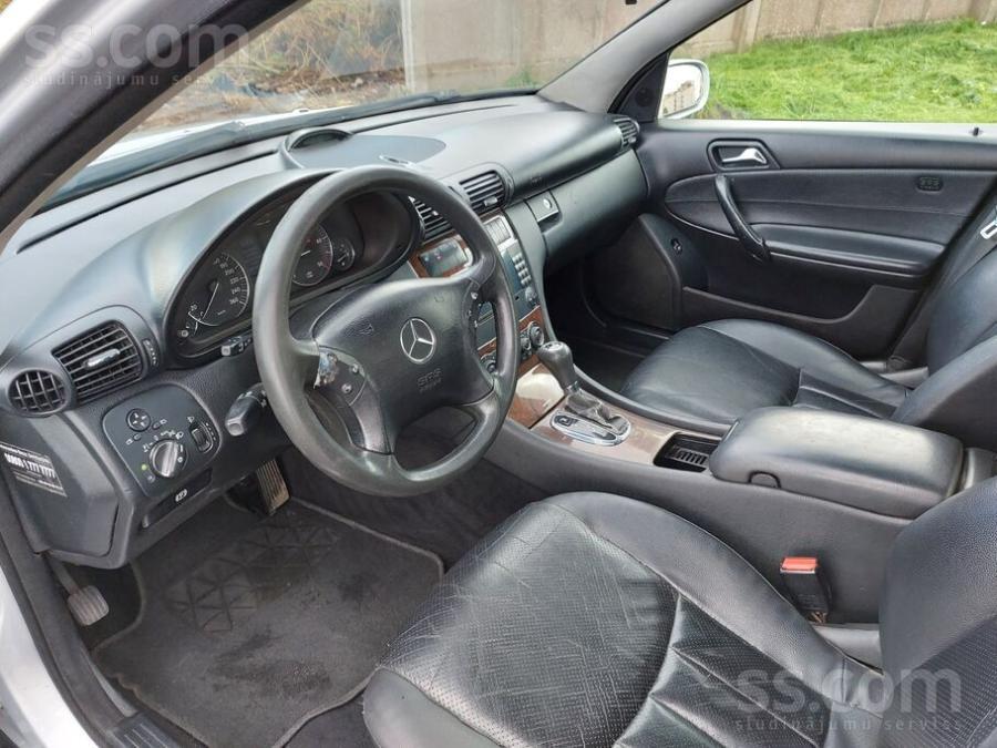 Mercedes-Benz c-220 2006 in Jelgava, with an engine capacity of 2.20 L and mileage of 372 thousand km for 1850 €, photo 8 on AUTOMOTO.COM.LV