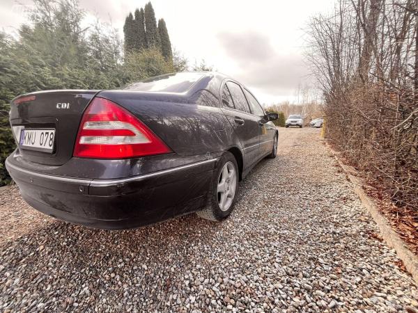 Mercedes-Benz c-220 2006 in Panevezys, with an engine capacity of 2.20 L and mileage of 434 thousand km for 2450 €, photo 10 on AUTOMOTO.COM.LV