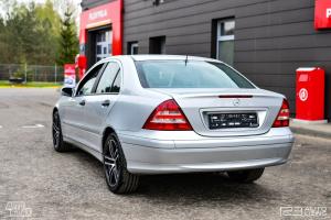 Mercedes-Benz c-220 2006 in Kretinga, with an engine capacity of 2.20 L and mileage of 276 thousand km for 3850 €, photo 8 on AUTOMOTO.COM.LV