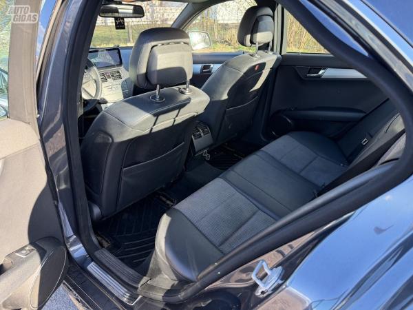Mercedes-Benz c-220 2007 in Siauliai, with an engine capacity of 2.20 L and mileage of 334 thousand km for 3822 €, photo 6 on AUTOMOTO.COM.LV