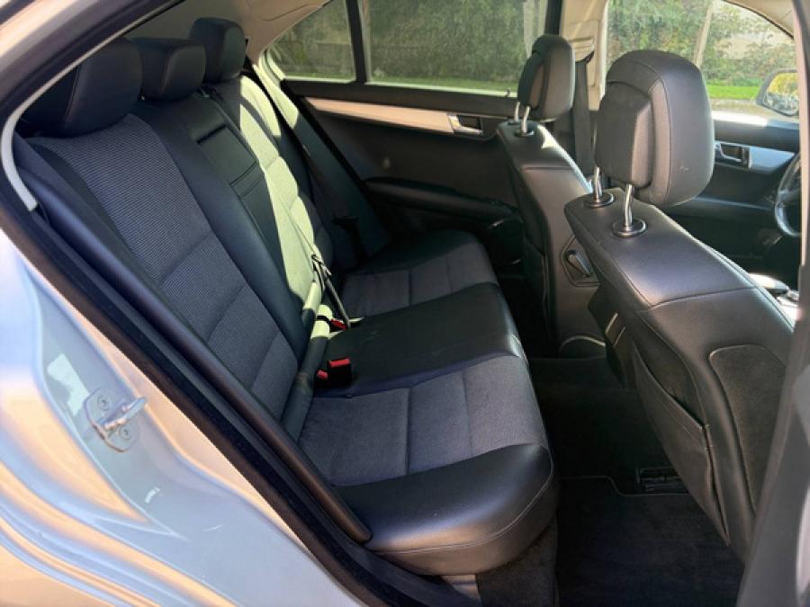 Mercedes-Benz c-220 2007 in Narva, with an engine capacity of 2.20 L and mileage of 365 thousand km for 4590 €, photo 9 on AUTOMOTO.COM.LV
