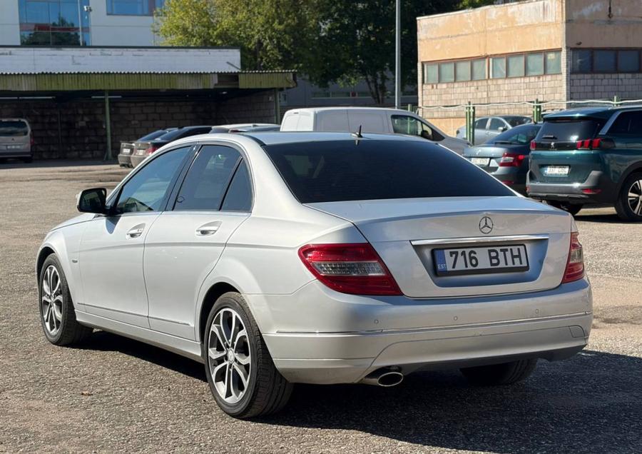 Mercedes-Benz c-220 2007 in Narva, with an engine capacity of 2.20 L and mileage of 365 thousand km for 4590 €, photo 13 on AUTOMOTO.COM.LV