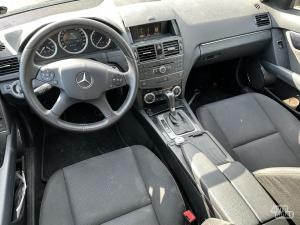 Mercedes-Benz c-220 2008 in Klaipeda, with an engine capacity of 2.20 L and mileage of 414 thousand km for 1550 €, photo 13 on AUTOMOTO.COM.LV