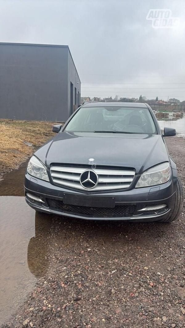 Mercedes-Benz c-220 2010 Šauļi, ar dzinēja tilpumu 2.20 L un nobraukumu 250 tūkst. km par 2000 €, foto 3 vietnē AUTOMOTO.COM.LV