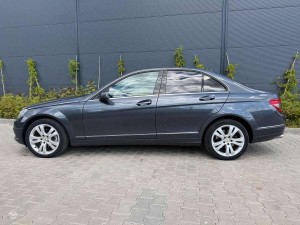 Mercedes-Benz c-220 2010 in Vilnius, with an engine capacity of 2.15 L and mileage of 238 thousand km for 5950 €, photo 6 on AUTOMOTO.COM.LV
