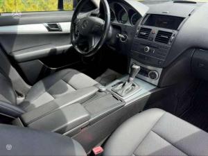 Mercedes-Benz c-220 2010 in Vilnius, with an engine capacity of 2.15 L and mileage of 239 thousand km for 5899 €, photo 9 on AUTOMOTO.COM.LV