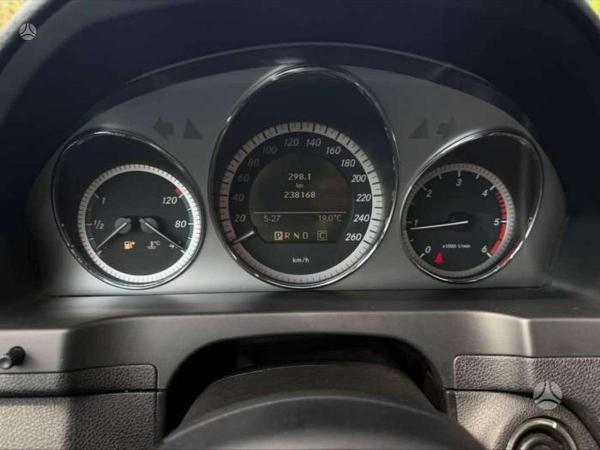 Мерседес Ц 220 2010 в Вильнюс на AUTOMOTO.COM.LV Мерседес Ц 220 2010 в Вильнюс, объемом двигателя 2.15 л и пробегом 239 тыс. км за 5899 €, фото 10 на AUTOMOTO.COM.LV
