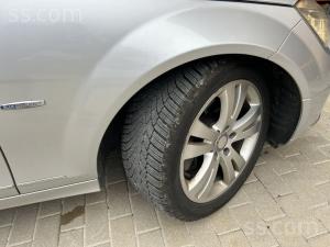 Mercedes-Benz c-220 2011 Rīga, ar dzinēja tilpumu 2.20 L un nobraukumu 296 tūkst. km par 2950 €, foto 7 vietnē AUTOMOTO.COM.LV