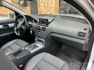 Mercedes-Benz c-220 2011 Rīga, ar dzinēja tilpumu 2.20 L un nobraukumu 296 tūkst. km par 2950 €, foto 8 vietnē AUTOMOTO.COM.LV