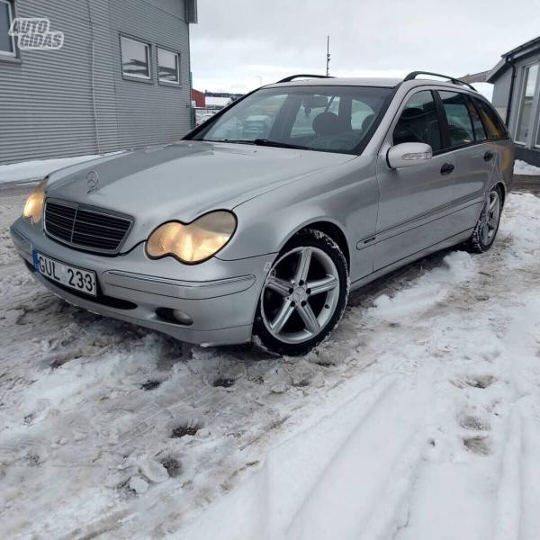 Mercedes-Benz c-220 2001 in Siauliai, with an engine capacity of 2.20 L and mileage of 350 thousand km for 1300 €, photo 1 on AUTOMOTO.COM.LV