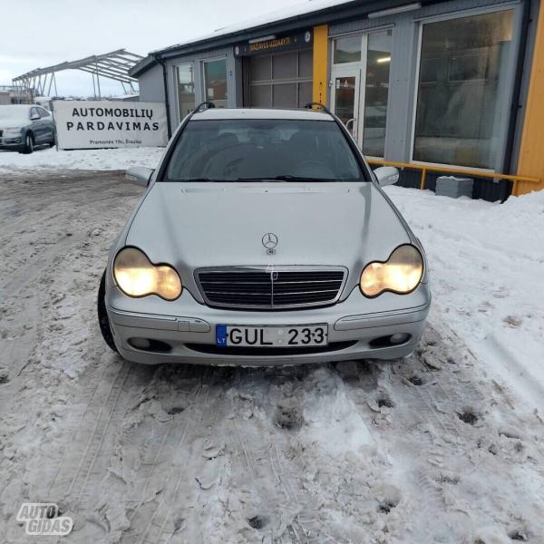 Mercedes-Benz c-220 2001 in Siauliai, with an engine capacity of 2.20 L and mileage of 350 thousand km for 1300 €, photo 2 on AUTOMOTO.COM.LV