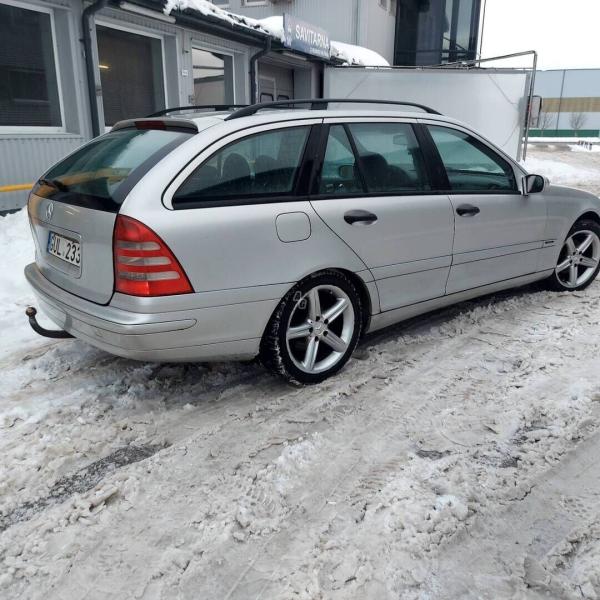 Mercedes-Benz c-220 2001 in Siauliai, with an engine capacity of 2.20 L and mileage of 350 thousand km for 1300 €, photo 4 on AUTOMOTO.COM.LV