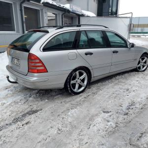 Mercedes-Benz c-220 2001 in Siauliai, with an engine capacity of 2.20 L and mileage of 350 thousand km for 1300 €, photo 4 on AUTOMOTO.COM.LV