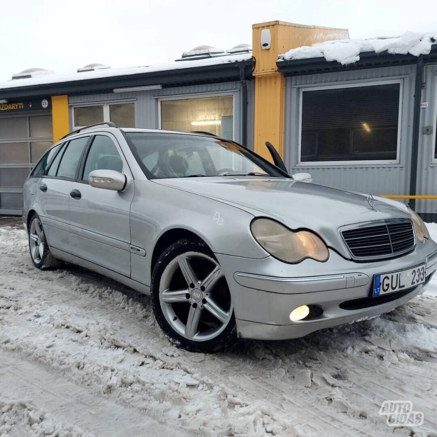 Mercedes-Benz c-220 2001 in Siauliai, with an engine capacity of 2.20 L and mileage of 350 thousand km for 1300 €, photo 5 on AUTOMOTO.COM.LV