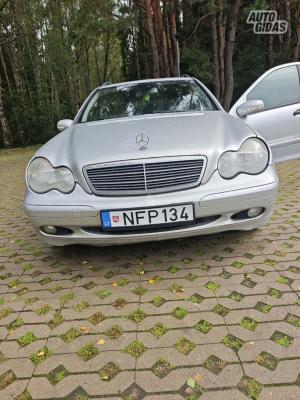 Mercedes-Benz c-220 2002 Molėtai, ar dzinēja tilpumu 2.20 L un nobraukumu 415 tūkst. km par 1600 €, foto  vietnē AUTOMOTO.COM.LV