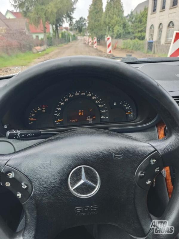 Mercedes-Benz c-220 2002 in Moletai, with an engine capacity of 2.20 L and mileage of 415 thousand km for 1600 €, photo 3 on AUTOMOTO.COM.LV