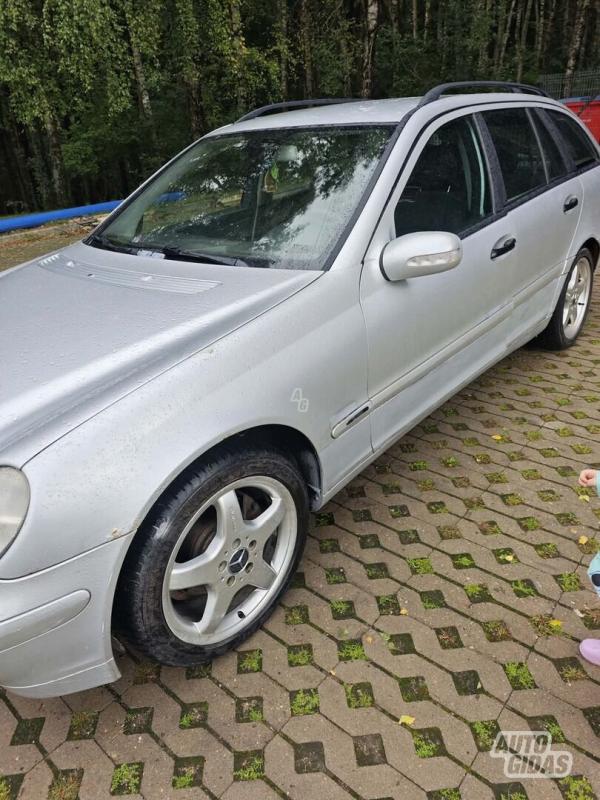 Mercedes-Benz c-220 2002 in Moletai, with an engine capacity of 2.20 L and mileage of 415 thousand km for 1600 €, photo 11 on AUTOMOTO.COM.LV