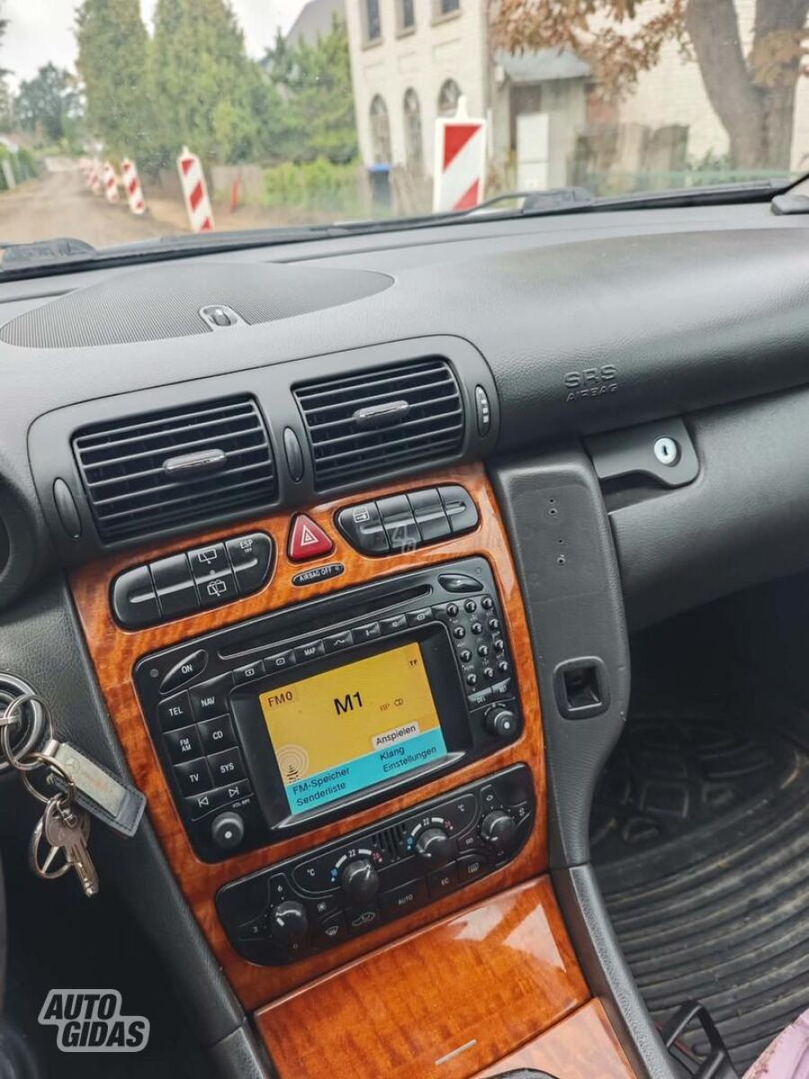 Mercedes-Benz c-220 2002 in Moletai, with an engine capacity of 2.20 L and mileage of 415 thousand km for 1600 €, photo 15 on AUTOMOTO.COM.LV