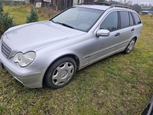 Mercedes-Benz c-220 2003 in Druskininkai, with an engine capacity of 2.10 L and mileage of 320 thousand km for 850 €, photo 2 on AUTOMOTO.COM.LV