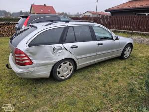Mercedes-Benz c-220 2003 in Druskininkai, with an engine capacity of 2.10 L and mileage of 320 thousand km for 850 €, photo 4 on AUTOMOTO.COM.LV