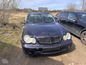 Mercedes-Benz c-220 2003 Širvintos, ar dzinēja tilpumu 2.10 L un nobraukumu 400 tūkst. km par 700 €, foto  vietnē AUTOMOTO.COM.LV