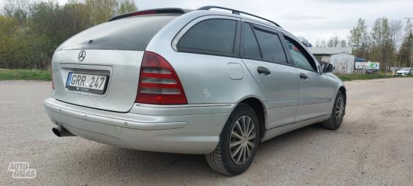 Mercedes-Benz c-220 2003 Viļņa, ar dzinēja tilpumu 2.20 L un nobraukumu 400 tūkst. km par 690 €, foto 3 vietnē AUTOMOTO.COM.LV