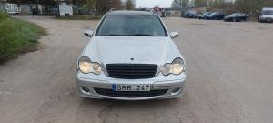 Mercedes-Benz c-220 2003 Viļņa, ar dzinēja tilpumu 2.20 L un nobraukumu 400 tūkst. km par 690 €, foto  vietnē AUTOMOTO.COM.LV