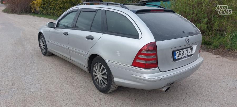 Mercedes-Benz c-220 2003 in Vilnius, with an engine capacity of 2.20 L and mileage of 400 thousand km for 690 €, photo 5 on AUTOMOTO.COM.LV