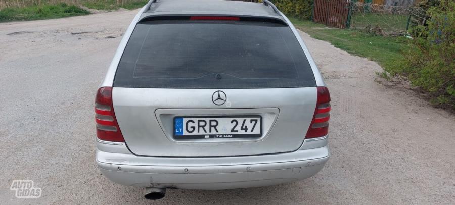 Mercedes-Benz c-220 2003 in Vilnius, with an engine capacity of 2.20 L and mileage of 400 thousand km for 690 €, photo 6 on AUTOMOTO.COM.LV