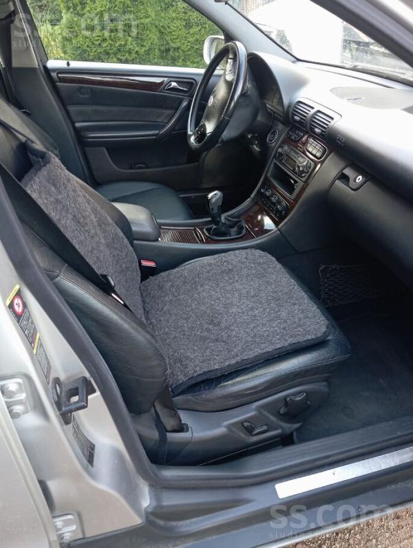Mercedes-Benz c-220 2003 in Talsi, with an engine capacity of 2.20 L and mileage of 296 thousand km for 2150 €, photo 3 on AUTOMOTO.COM.LV