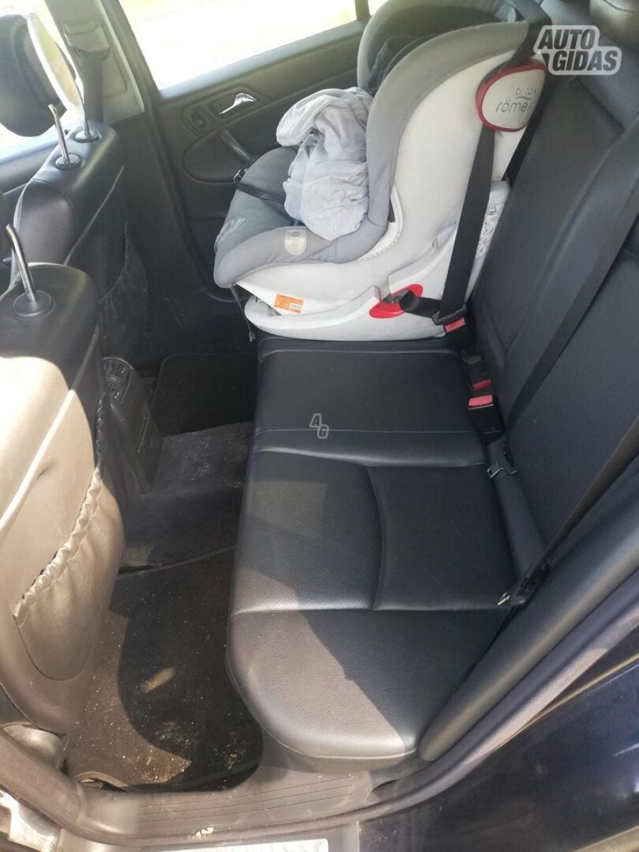 Mercedes-Benz c-220 2003 in Kaunas, with an engine capacity of 2.10 L and mileage of 380 thousand km for 1650 €, photo 3 on AUTOMOTO.COM.LV