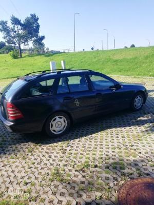 Mercedes-Benz c-220 2003 in Kaunas, with an engine capacity of 2.10 L and mileage of 380 thousand km for 1650 €, photo 7 on AUTOMOTO.COM.LV