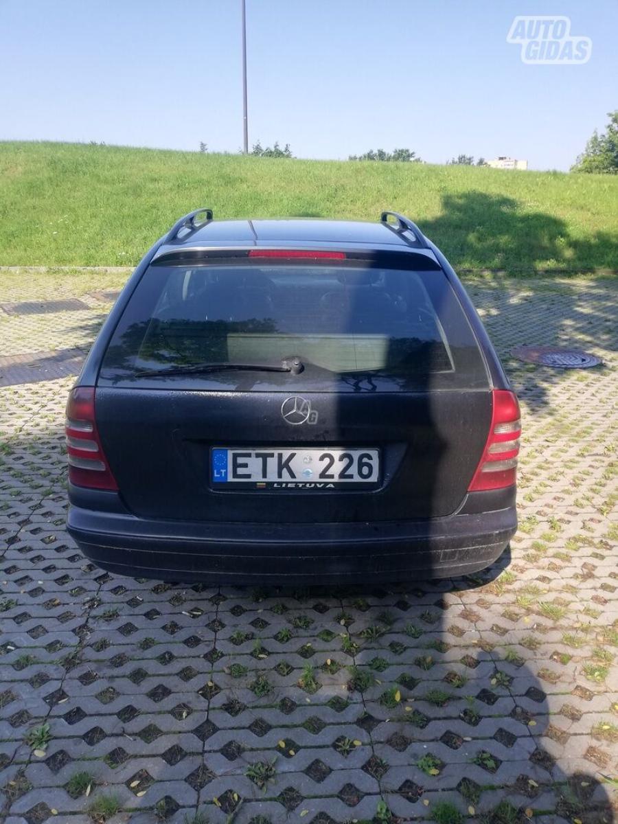 Mercedes-Benz c-220 2003 in Kaunas, with an engine capacity of 2.10 L and mileage of 380 thousand km for 1650 €, photo 9 on AUTOMOTO.COM.LV