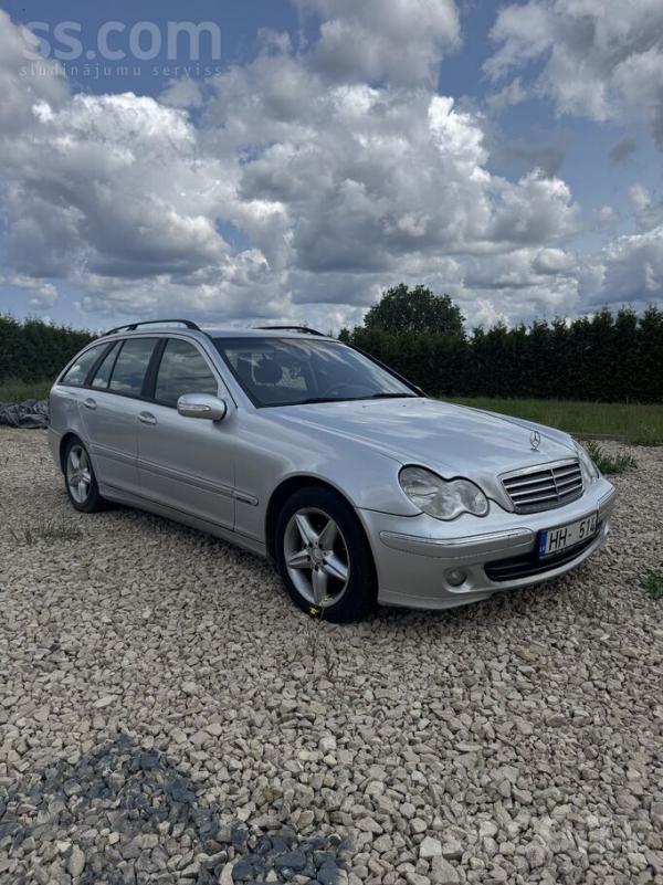 Mercedes-Benz c-220 2004 in Riga, with an engine capacity of 2.20 L and mileage of 416 thousand km for 2100 €, photo 1 on AUTOMOTO.COM.LV