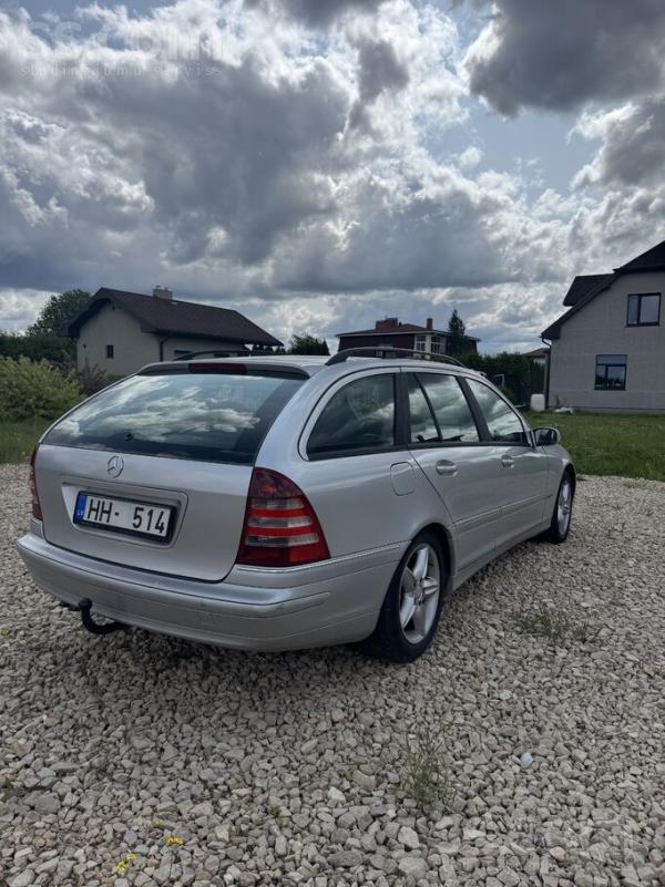Mercedes-Benz c-220 2004 in Riga, with an engine capacity of 2.20 L and mileage of 416 thousand km for 2100 €, photo 4 on AUTOMOTO.COM.LV