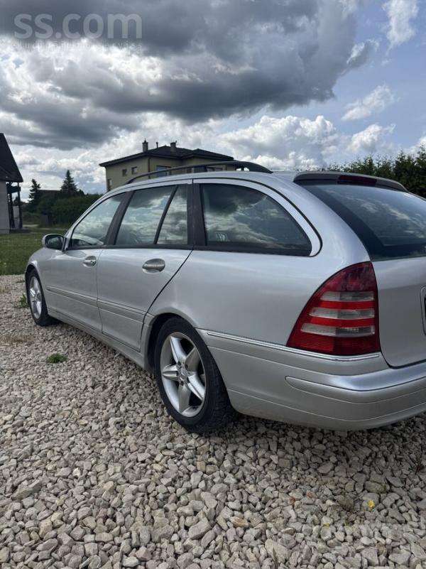 Mercedes-Benz c-220 2004 in Riga, with an engine capacity of 2.20 L and mileage of 416 thousand km for 2100 €, photo 5 on AUTOMOTO.COM.LV