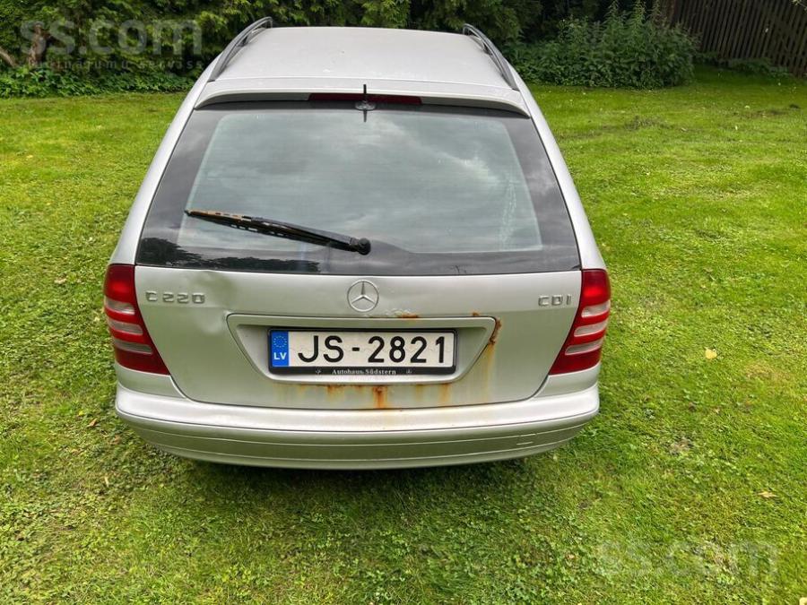 Mercedes-Benz c-220 2004 in Cesis, with an engine capacity of 2.20 L and mileage of 500 thousand km for 700 €, photo 2 on AUTOMOTO.COM.LV