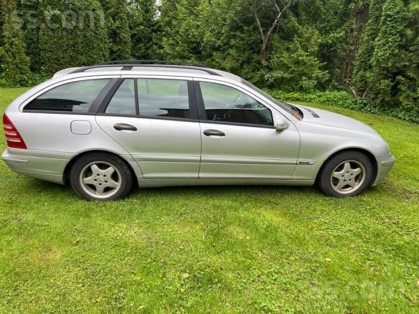 Mercedes-Benz c-220 2004 Cēsis, ar dzinēja tilpumu 2.20 L un nobraukumu 500 tūkst. km par 700 €, foto 4 vietnē AUTOMOTO.COM.LV