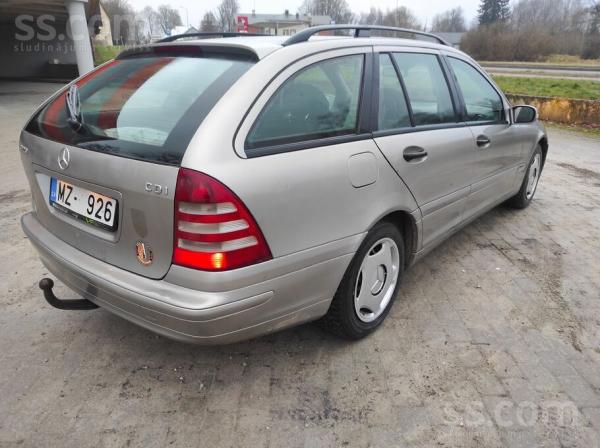 Mercedes-Benz c-220 2004 Valmiera, ar dzinēja tilpumu 2.20 L un nobraukumu 392 tūkst. km par 950 €, foto 4 vietnē AUTOMOTO.COM.LV