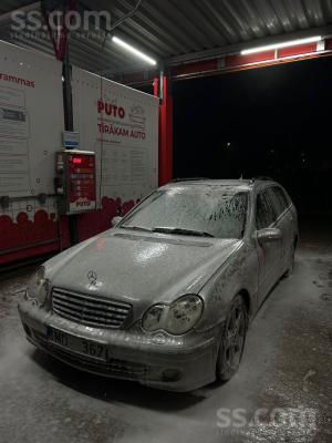 Mercedes-Benz c-220 2004 Rīga, ar dzinēja tilpumu 2.20 L un nobraukumu 322 tūkst. km par 500 €, foto  vietnē AUTOMOTO.COM.LV