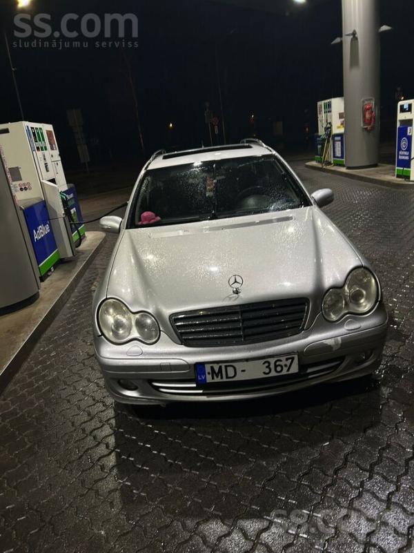 Mercedes-Benz c-220 2004 in Riga, with an engine capacity of 2.20 L and mileage of 322 thousand km for 500 €, photo 2 on AUTOMOTO.COM.LV