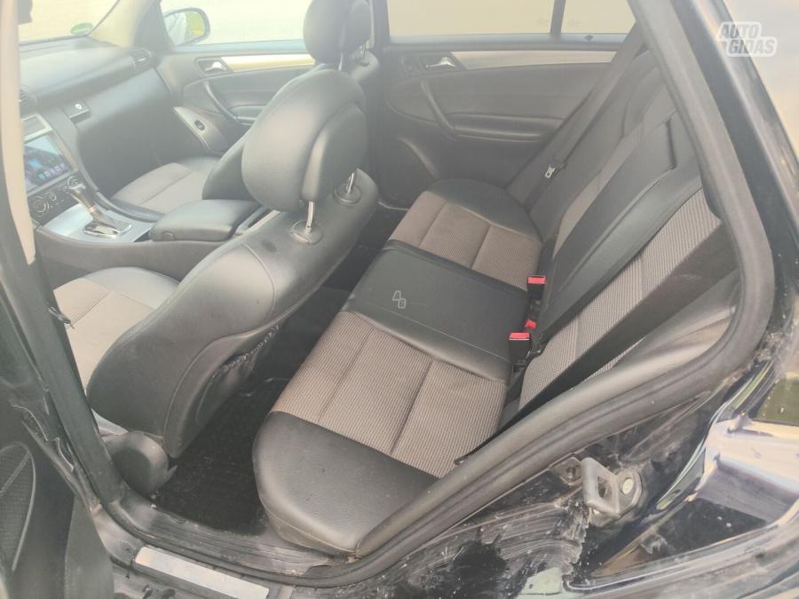 Mercedes-Benz c-220 2004 in Panevezys, with an engine capacity of 2.20 L and mileage of 0 thousand km for 500 €, photo 8 on AUTOMOTO.COM.LV