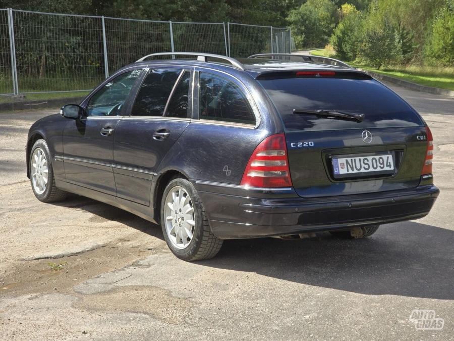 Mercedes-Benz c-220 2004 Šauļi, ar dzinēja tilpumu 2.20 L un nobraukumu 420 tūkst. km par 1350 €, foto 4 vietnē AUTOMOTO.COM.LV