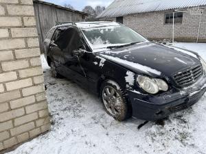 Mercedes-Benz c-220 2005 in Ukmerge, with an engine capacity of 2.20 L and mileage of 4 thousand km for 800 €, photo  on AUTOMOTO.COM.LV