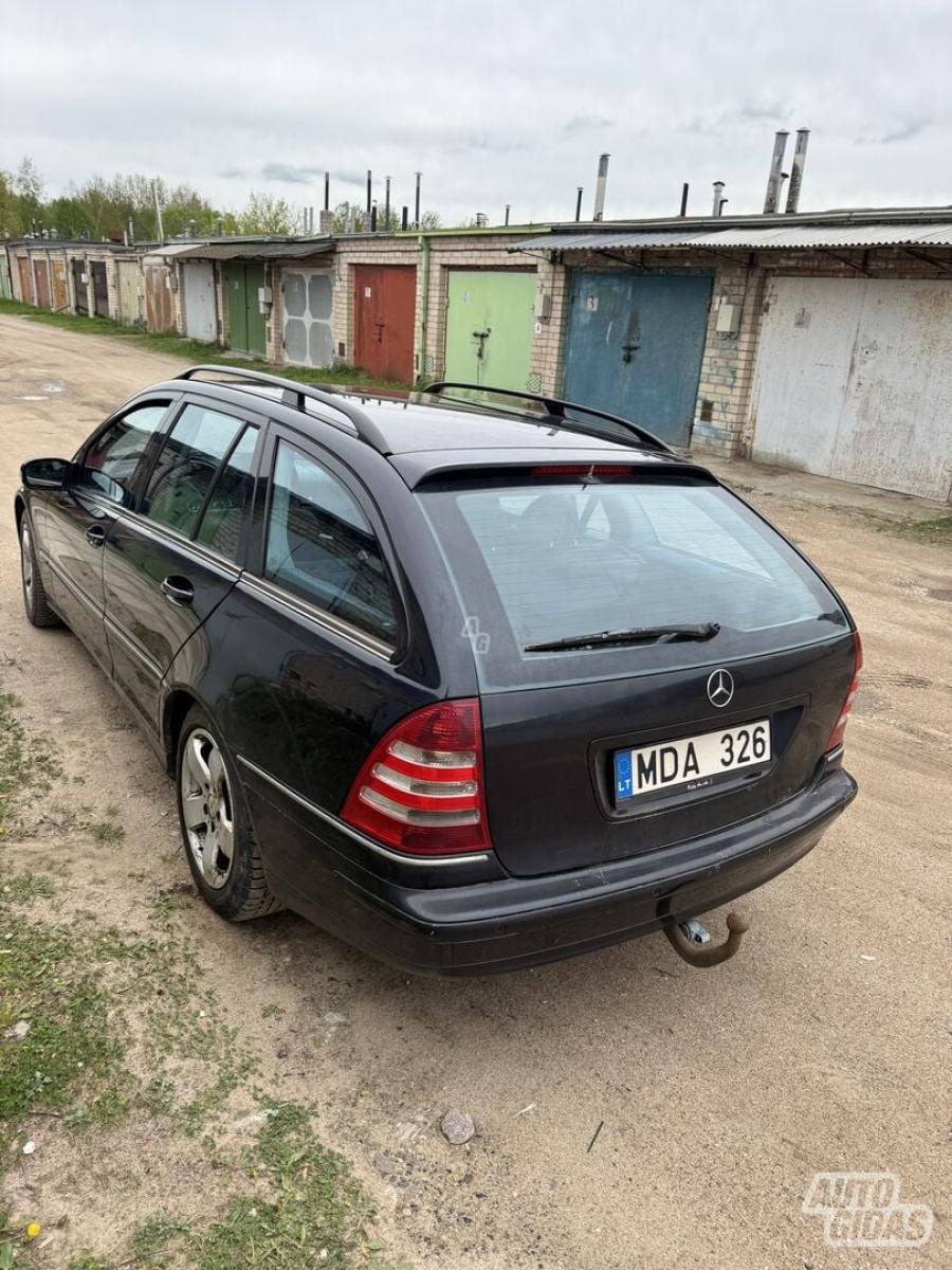 Mercedes-Benz c-220 2005 in Vilnius, with an engine capacity of 2.20 L and mileage of 385 thousand km for 1100 €, photo 5 on AUTOMOTO.COM.LV
